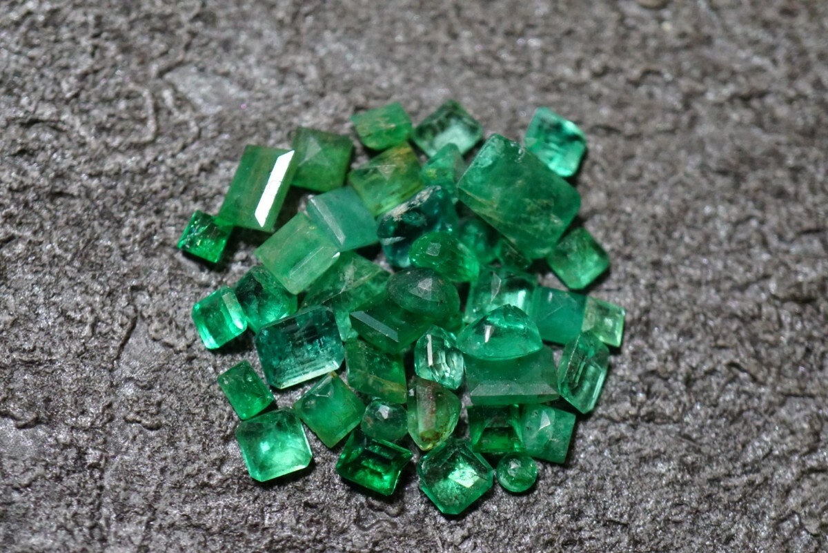 Yahoo!オークション - x28 天然エメラルド ルース 10.5ct 2.1g 外し石 ...