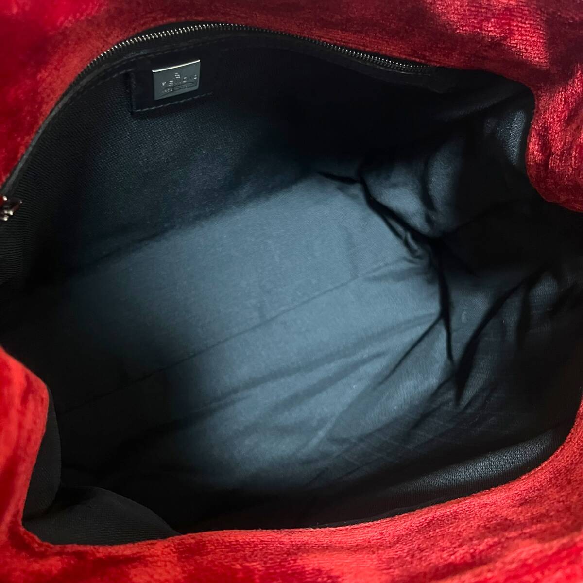 美品 FENDI フェンディ トートバッグ ハンドバッグ ベロア 赤 美品 FENDI フェンディ トートバッグ ハンドバッグ ベロア 赤