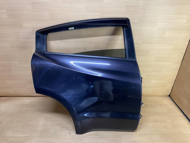 Yahoo!オークション - ヴェゼル DAA-RU3 右RドアASSY NH821M M2L4 6751...