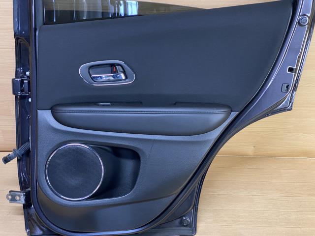 Yahoo!オークション - ヴェゼル DAA-RU3 右RドアASSY NH821M M2L4 6751...