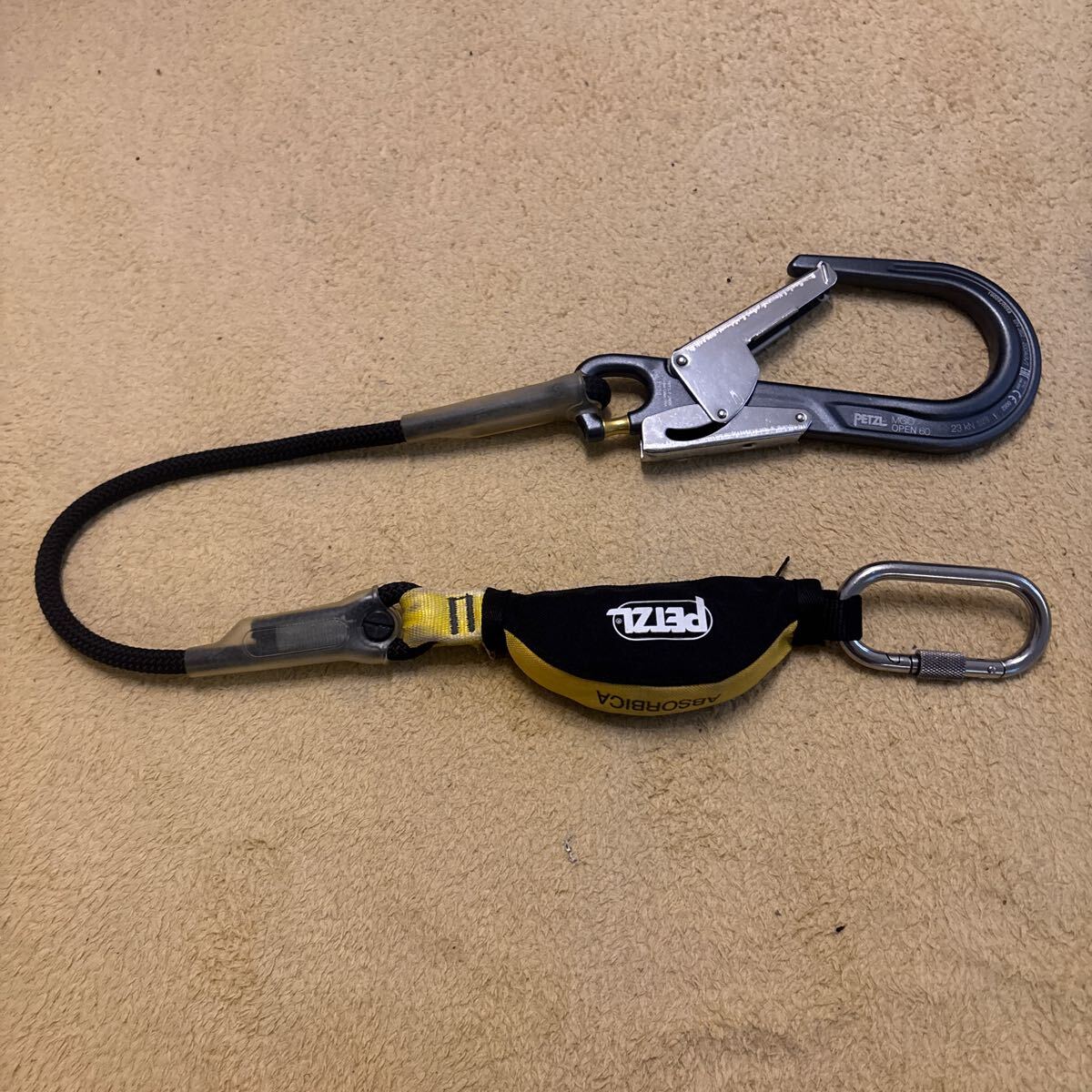 Yahoo!オークション - ペツル ランヤードMGO OPEN