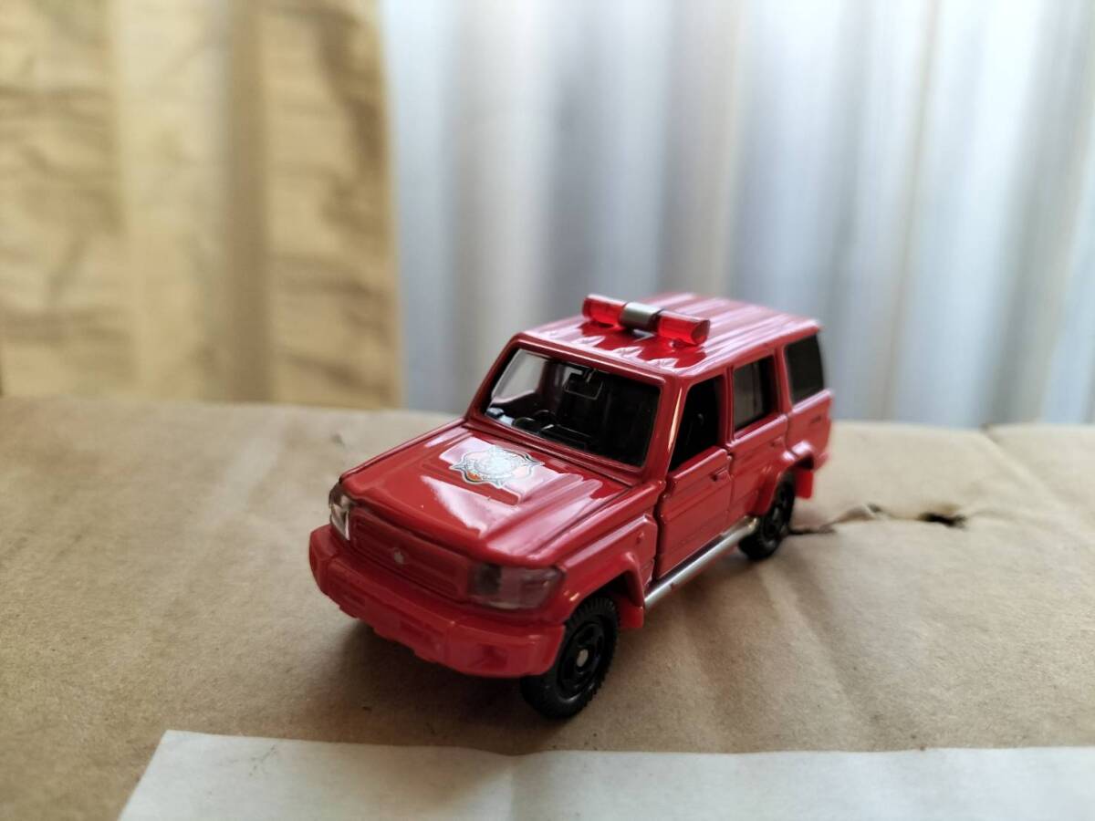 Yahoo!オークション - トミカ トヨタ ランドクルーザー70 GRJ76 消防...