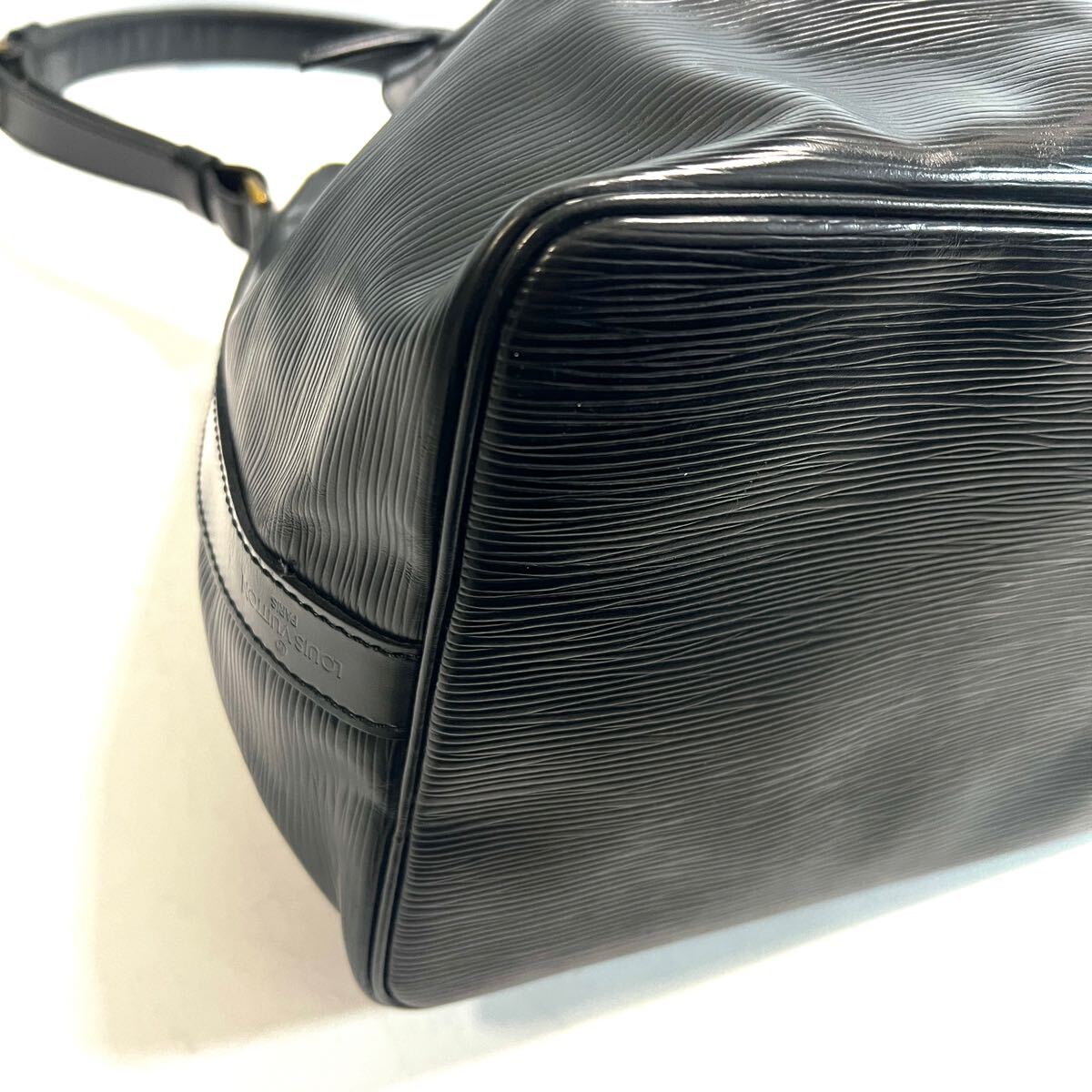 LOUIS VUITTON ルイヴィトン ノエ ショルダーバッグ エピ 巾着 LOUIS VUITTON ルイヴィトン ノエ ショルダーバッグ エピ 巾着