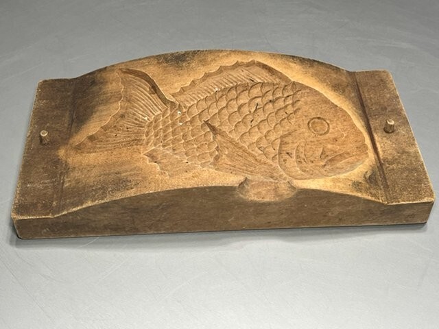 古い木製 菓子型 鯛 19㎝ 両面タイプ 落雁 和菓子 昭和レトロ 古い木製 菓子型 鯛 19㎝ 両面タイプ 落雁 和菓子 昭和レトロ