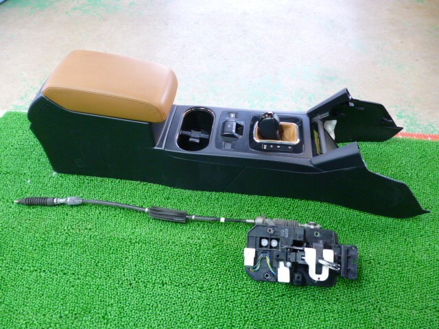 Yahoo!オークション - レガシィ DBA-BN9 シフトレバー 35111AJ000 セン...