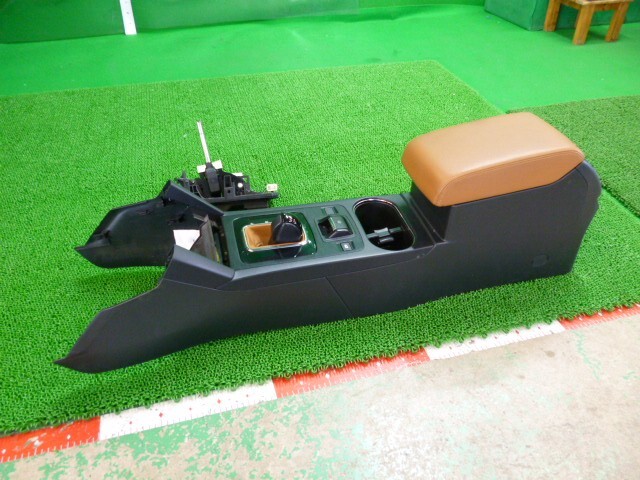 Yahoo!オークション - レガシィ DBA-BN9 シフトレバー 35111AJ000 セン...