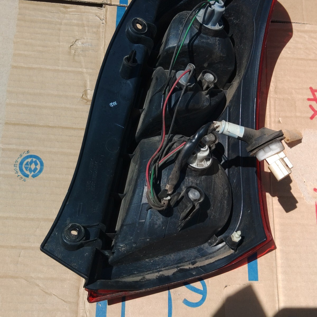 Yahoo!オークション - アルト HA25 テールランプ左 L 助手席側 中古 リ...