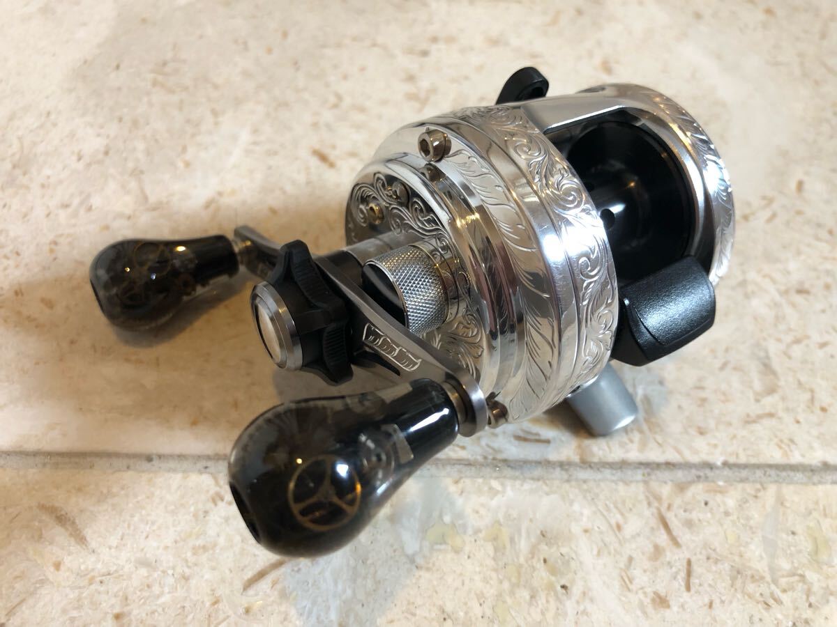 シマノ 12カルカッタ101 カスタム SHIMANO 彫金カスタム 送料 シマノ 12カルカッタ101 カスタム SHIMANO 彫金カスタム 送料