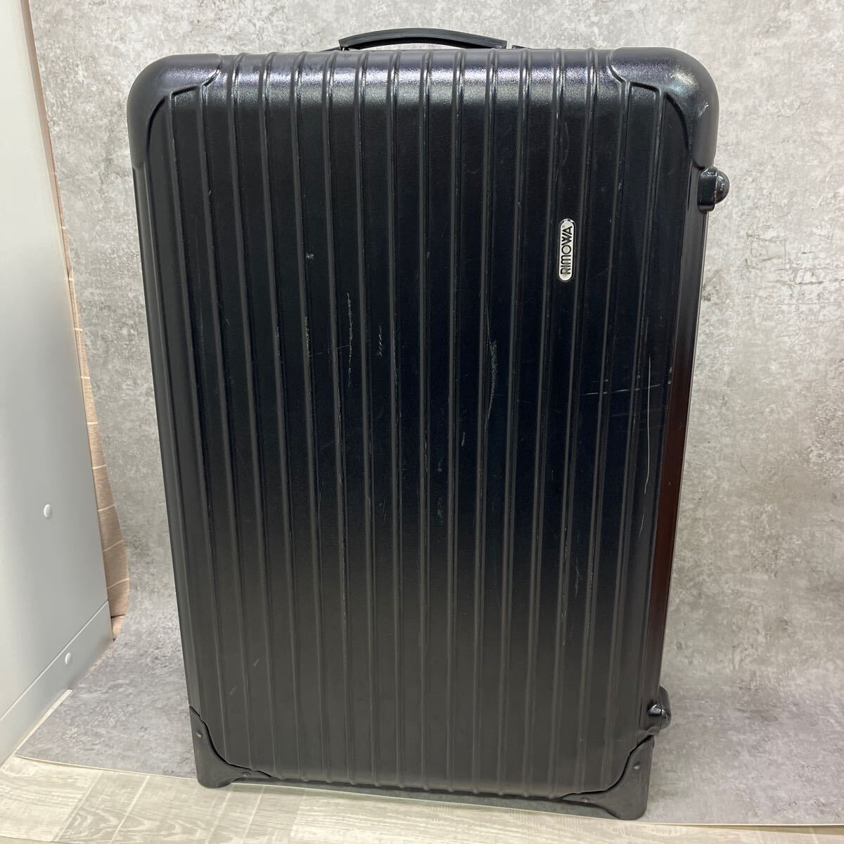 2efcbad0 使用感 劣化有 廃盤 RIMOWA リモワ キャリーバッグ スーツケース 63L 2輪 ブラック 黒 旅行 仕事 出張 ビジネス(リモワ)｜売買されたオークション情報 ...