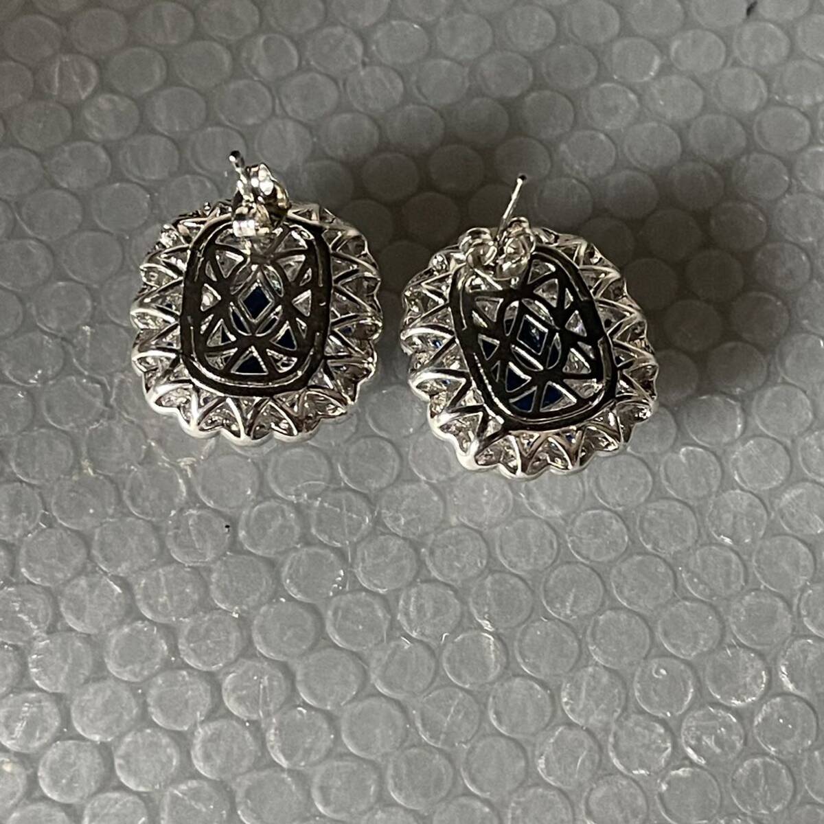 Yahoo!オークション - 人工宝石サファイア ピアス18×20mm 4ct 金メッ...