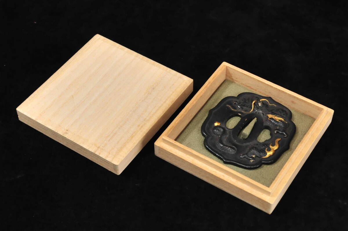 鍔 銅地雲龍盛象嵌木瓜形鍔 無銘 桐箱 83×77mm 厚み：約4.0mm 重量：121g 03102028-59(鍔、刀装具)｜売買されたオークション情報、yahooの商品情報をアーカイブ ...