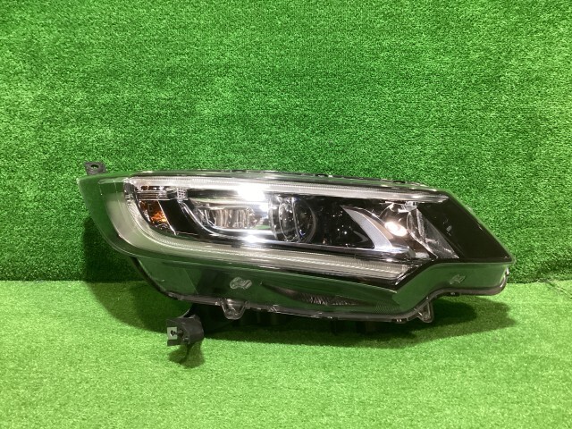 Yahoo!オークション - フリード DAA-GB7 右ヘッドランプASSY HV/G ~R1/...