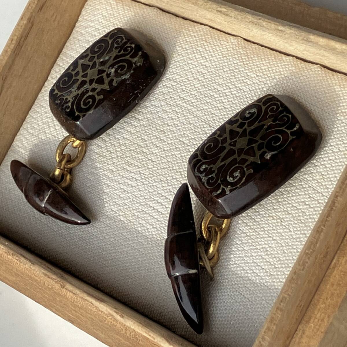 載金のカフスボタン 箱付き新古品 ヴィンテージ(カフス)|売買 載金のカフスボタン 箱付き新古品 ヴィンテージ(カフス)|売買
