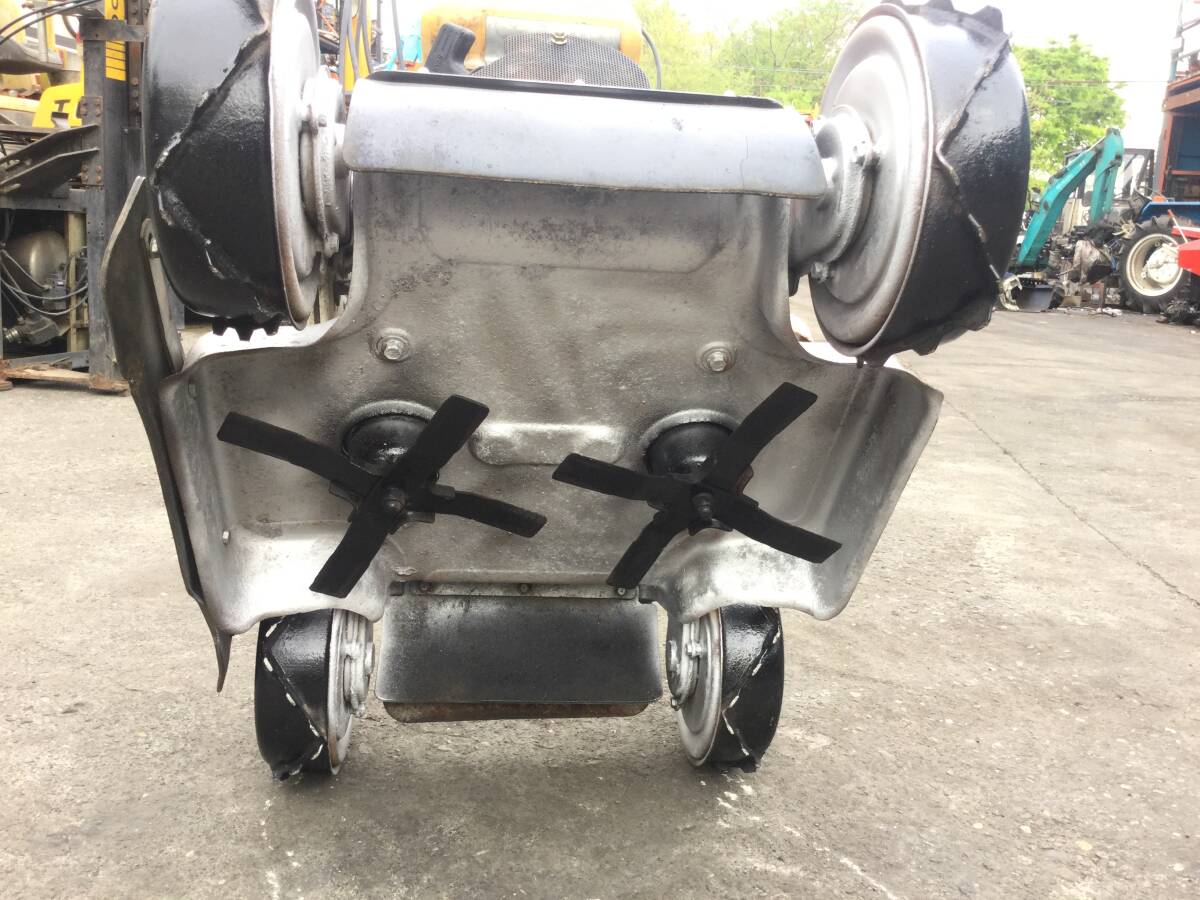 Yahoo!オークション - 草刈り機 自走式 スパイターモアーSP850 4WD 動...