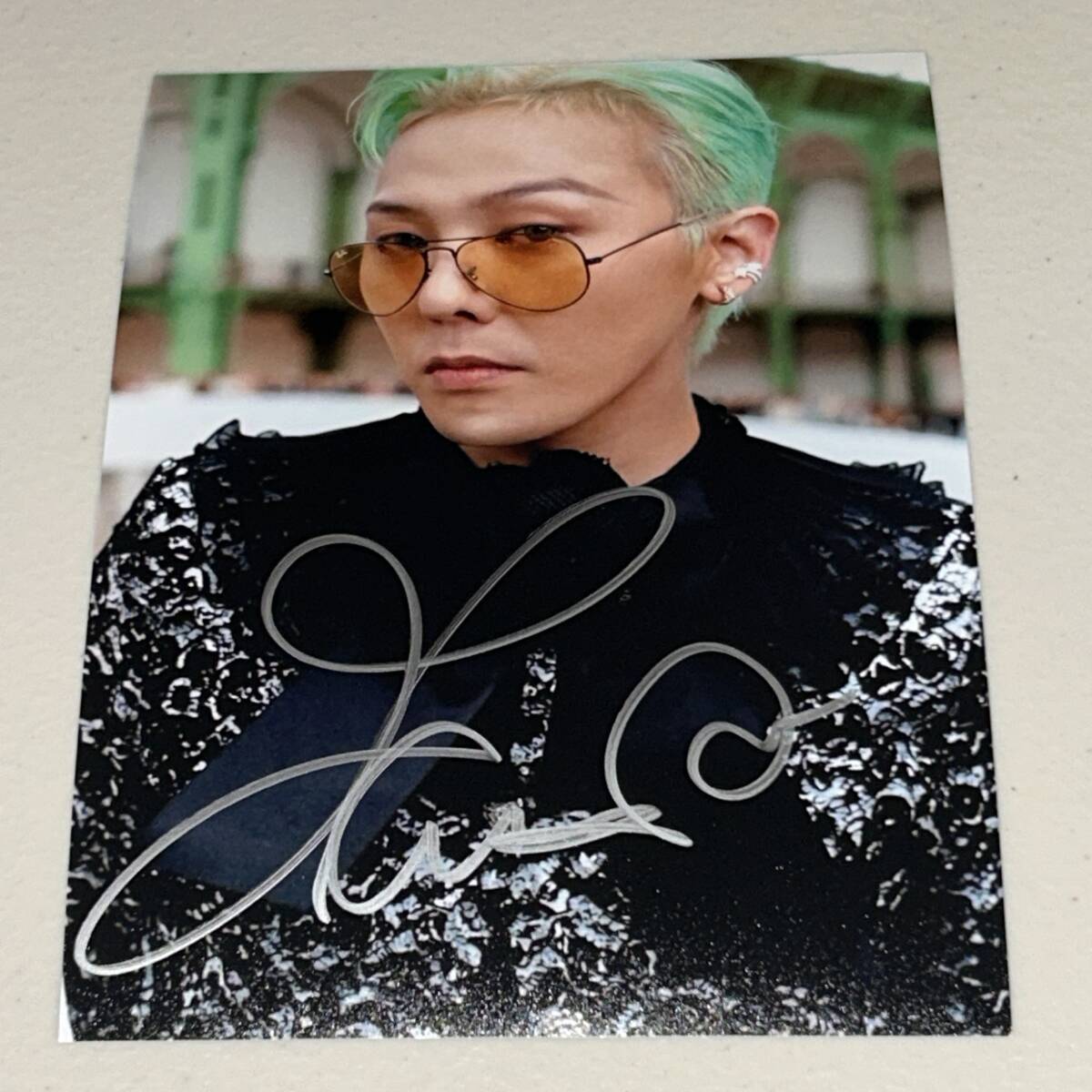 Yahoo!オークション - G-DRAGON(BIGBANG) スチール写真(2Lサイズ) 直筆...