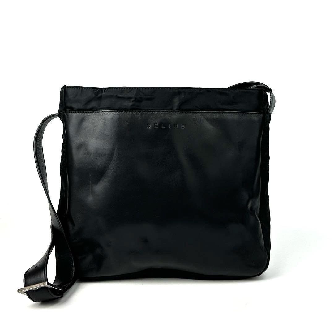 希少】CELINE セリーヌ ショルダーバッグ 裏地総柄 ロゴ型押し 希少】CELINE セリーヌ ショルダーバッグ 裏地総柄 ロゴ型押し
