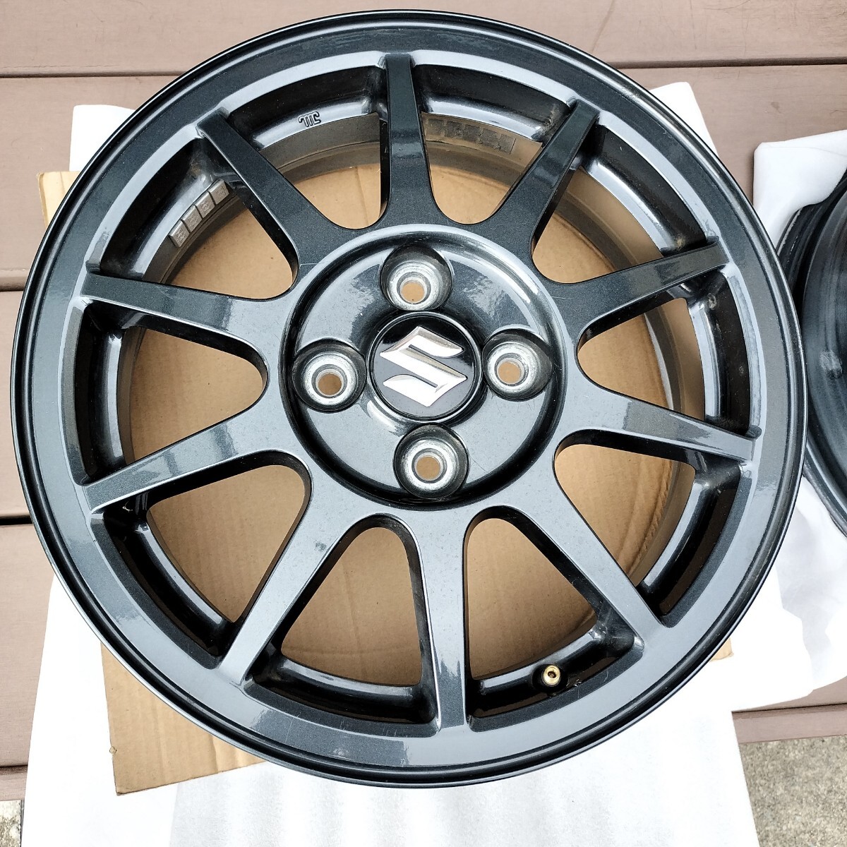 Yahoo!オークション - スズキ アルトワークス HA36S 純正 アルミホイ...