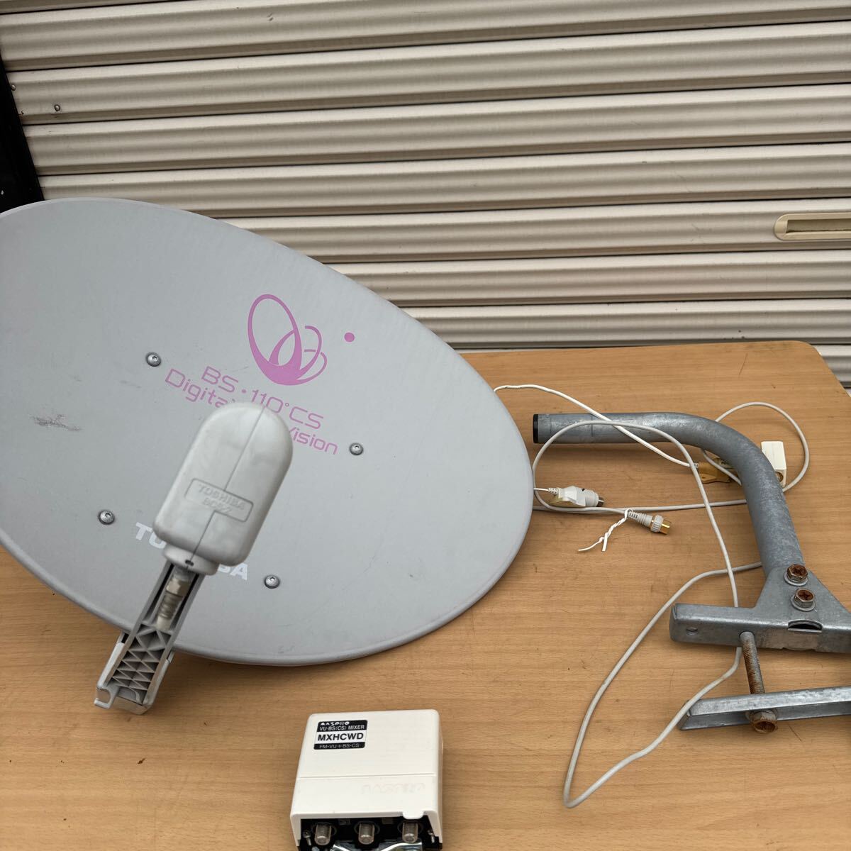 Yahoo!オークション - 東芝BS・110°CSアンテナ 型式 BCA-453