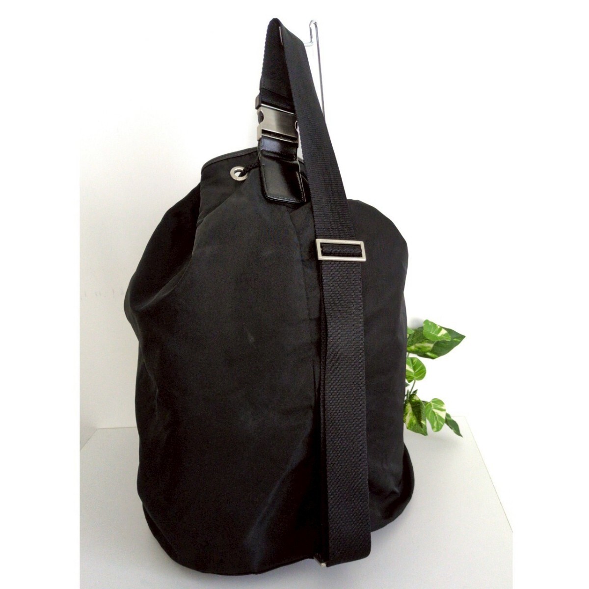 美品 PRADA ヴィンテージ ボンサック リュック 大型 バケット 美品 PRADA ヴィンテージ ボンサック リュック 大型 バケット