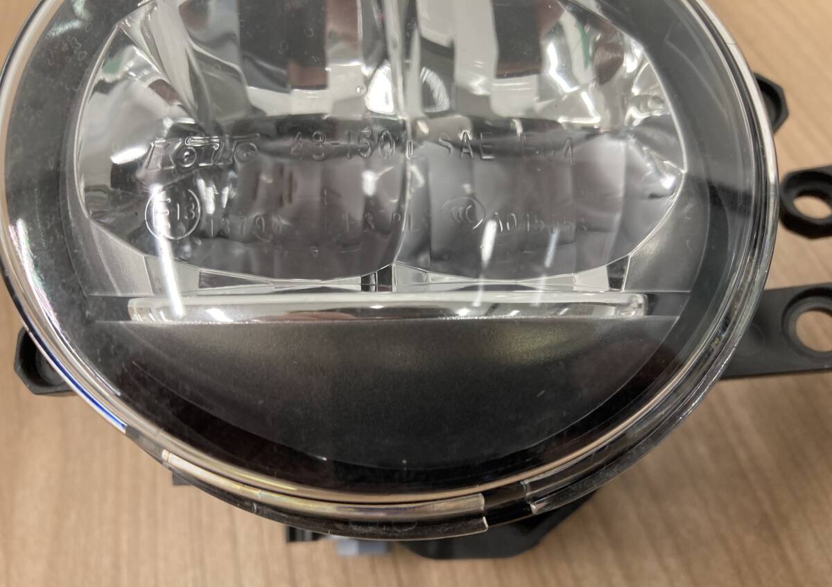 Yahoo!オークション - 【トヨタ純正】LEDフォグランプ 左右セット KOIT...