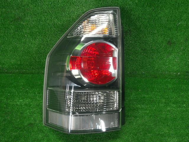 Yahoo!オークション - パジェロ DBA-V83W 左テールランプ ショートVR-1...