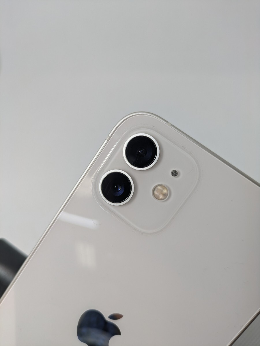 美品】iPhone 12 128GB SIMフリー 中古 バッテリー残量70% 画面 美品】iPhone 12 128GB SIMフリー 中古 バッテリー残量70% 画面