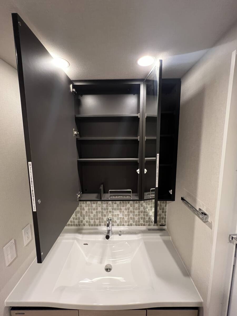 Yahoo!オークション - Z-602 洗面化粧台/タカラ/ボウル一体型カウンタ...