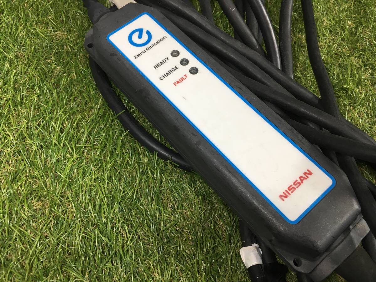 Yahoo!オークション - 417-I0316 日産 リーフ AZE0 ZE0 充電ケーブル ...