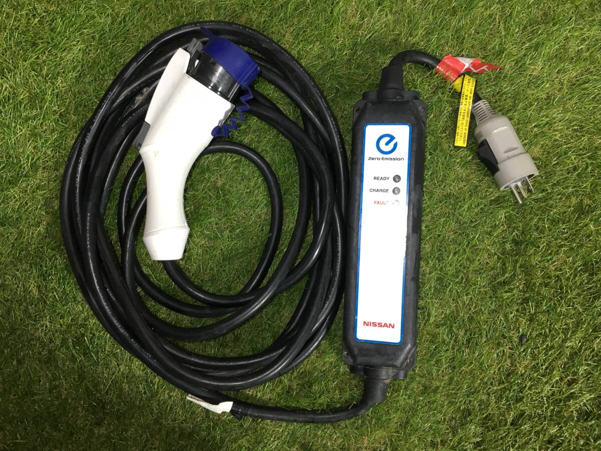 Yahoo!オークション - 417-I0318 日産 リーフ AZE0 ZE0 充電ケーブル ...