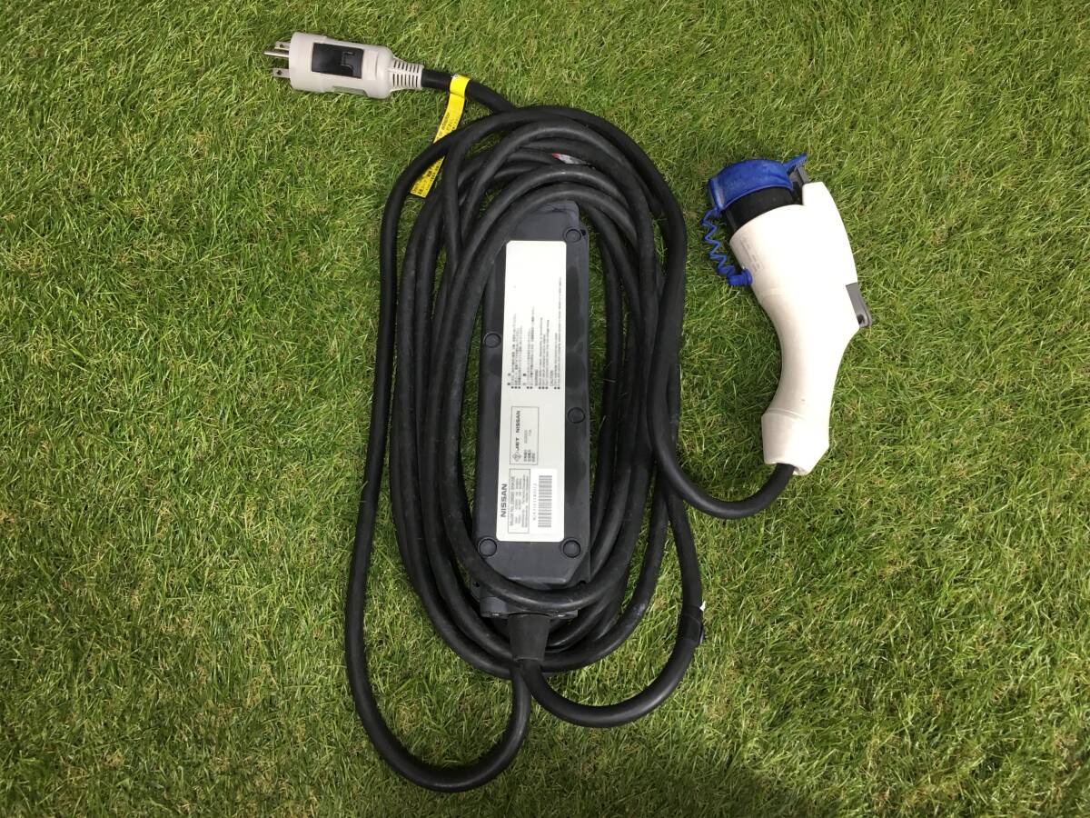 Yahoo!オークション - 417-I0320 日産 リーフ AZE0 充電ケーブル 平成2...