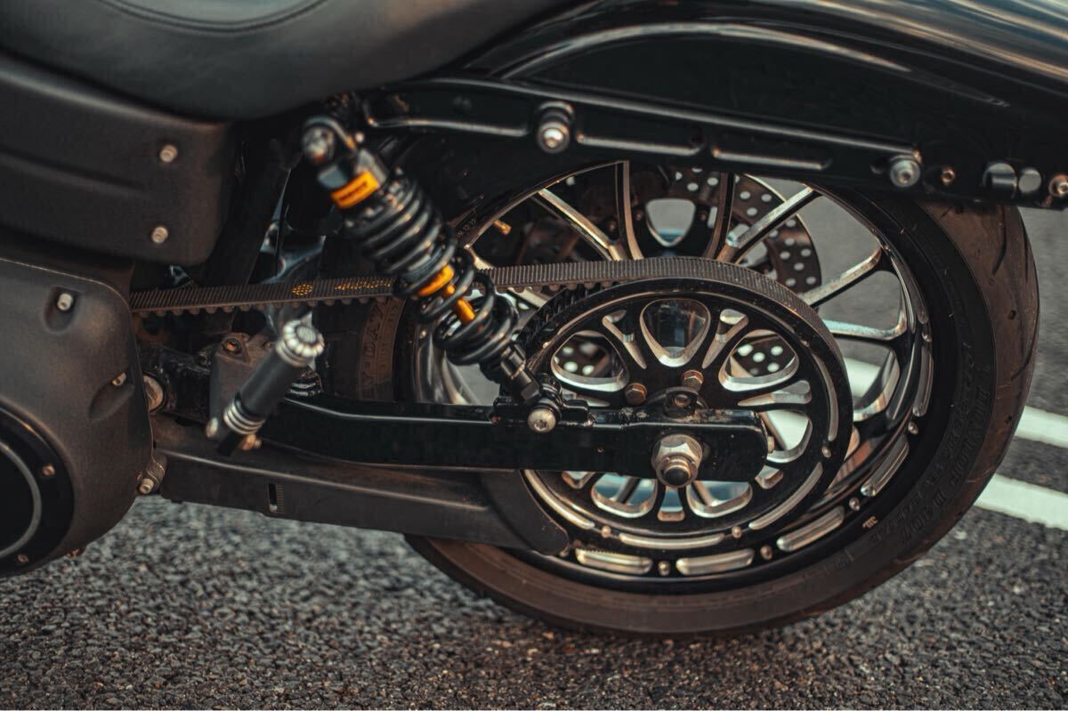 Yahoo!オークション - ハーレーfxdfファットボブ 23インチホイール ブ...