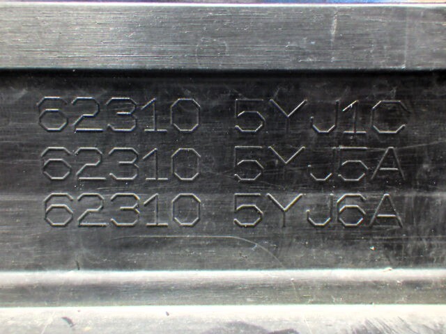 Yahoo!オークション - L702 キャラバン E26 後期 最終型 標準 グリル 6...