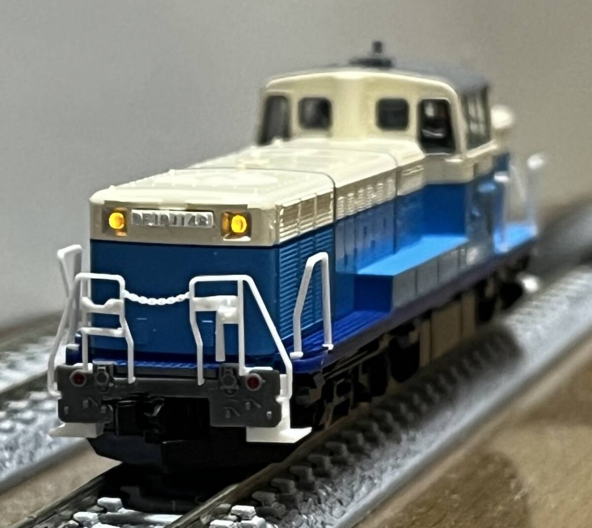 TOMIX 2237 JR DE10 1000形 アイランドエクスプレス四国色 ディーゼル機関車 ライト 動力OK 付属品無し 50系牽引等 JR四国(ディーゼル機関車)｜売買された ...