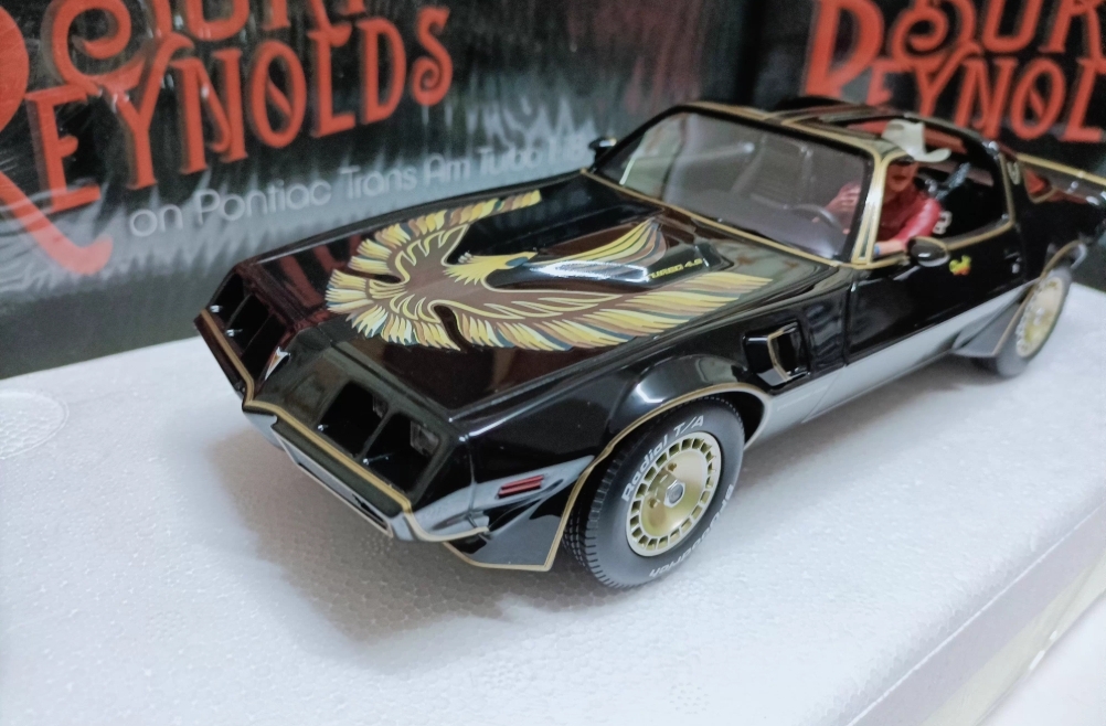 Yahoo!オークション - 送料無料 CLC 1 18 Pontiac Trans Am Turbo Burt...