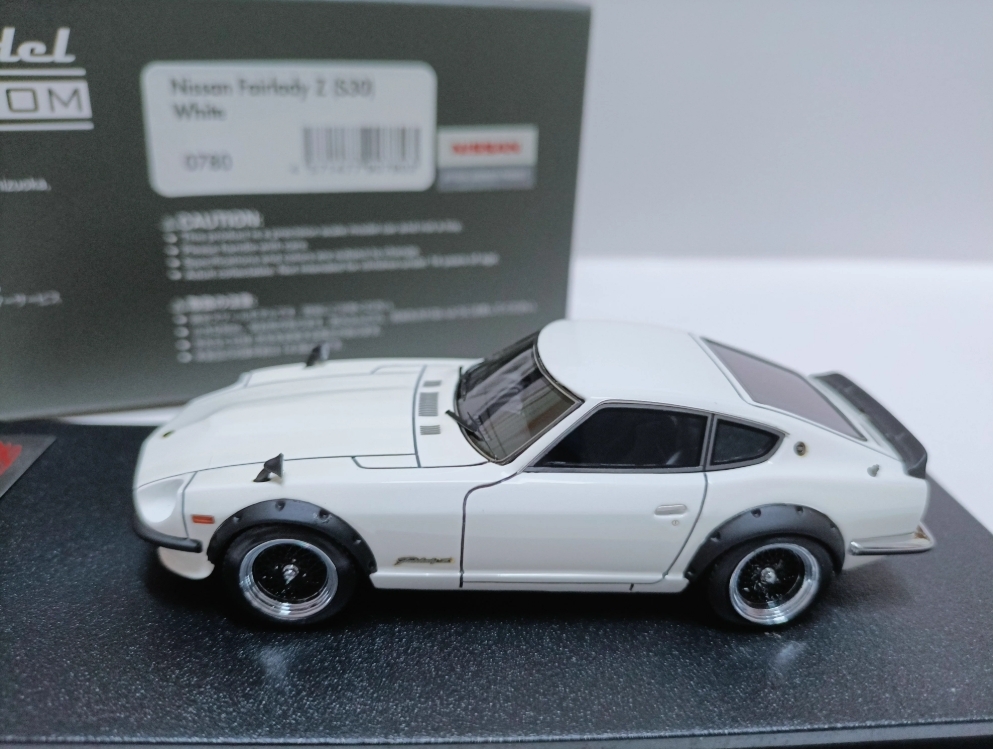 Yahoo!オークション - 送料無料 IG 1 43 Nissan Fairlady Z S30 white ...