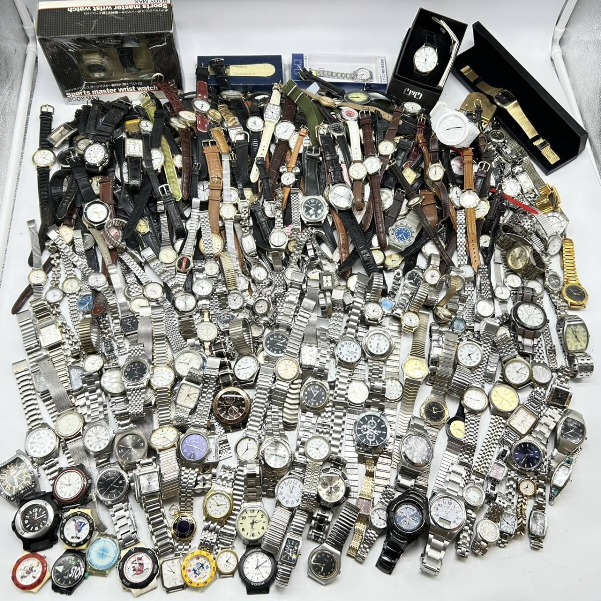 ジャンク 腕時計 350本以上 まとめて SEIKO/DOLCE/CITIZEN/CASIO ジャンク 腕時計 350本以上 まとめて SEIKO/DOLCE/CITIZEN/CASIO