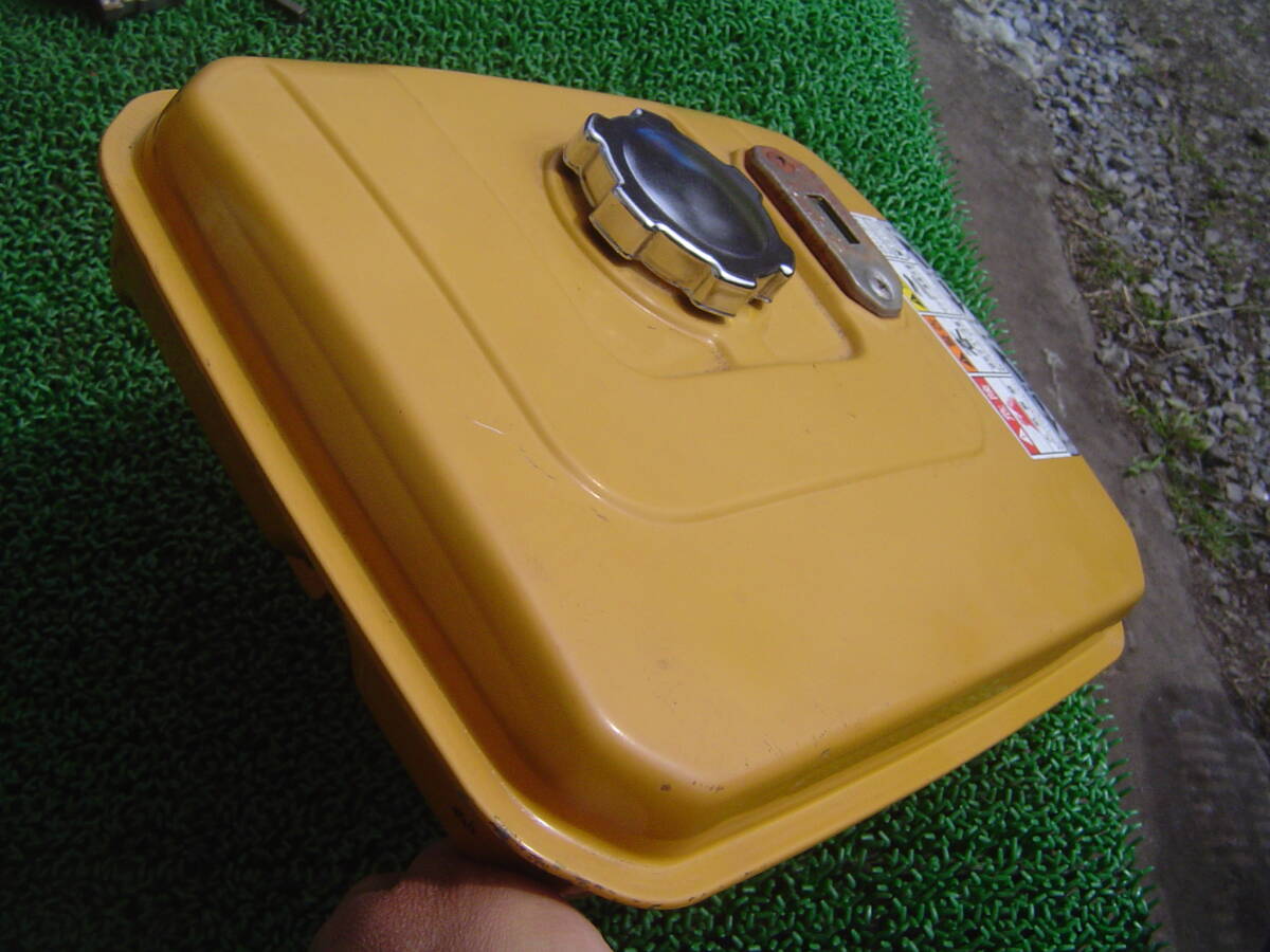 Yahoo!オークション - 80 ロビン エンジン EH17-2B 燃料タンク 燃料コ...