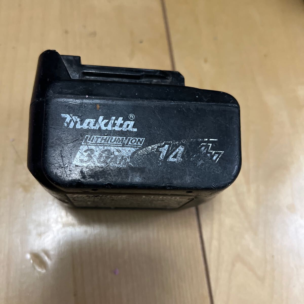 Yahoo!オークション - makita バッテリー BL1430B 3A DC14.4V
