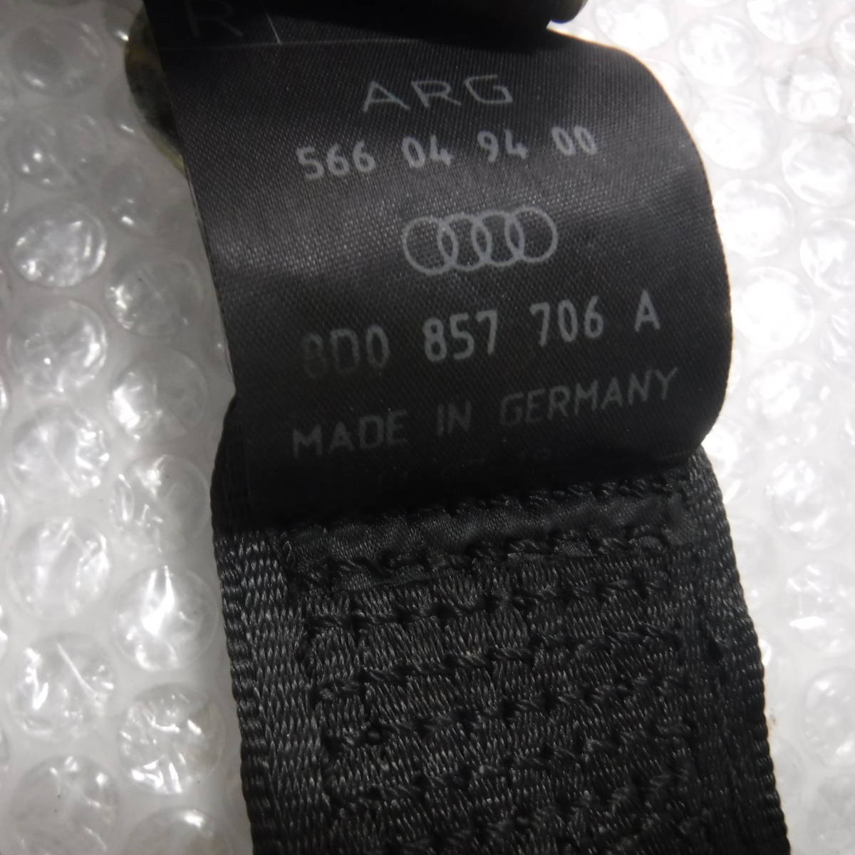 Yahoo!オークション - アウディA4 8D 右フロントシートベルト 8DADR 運...