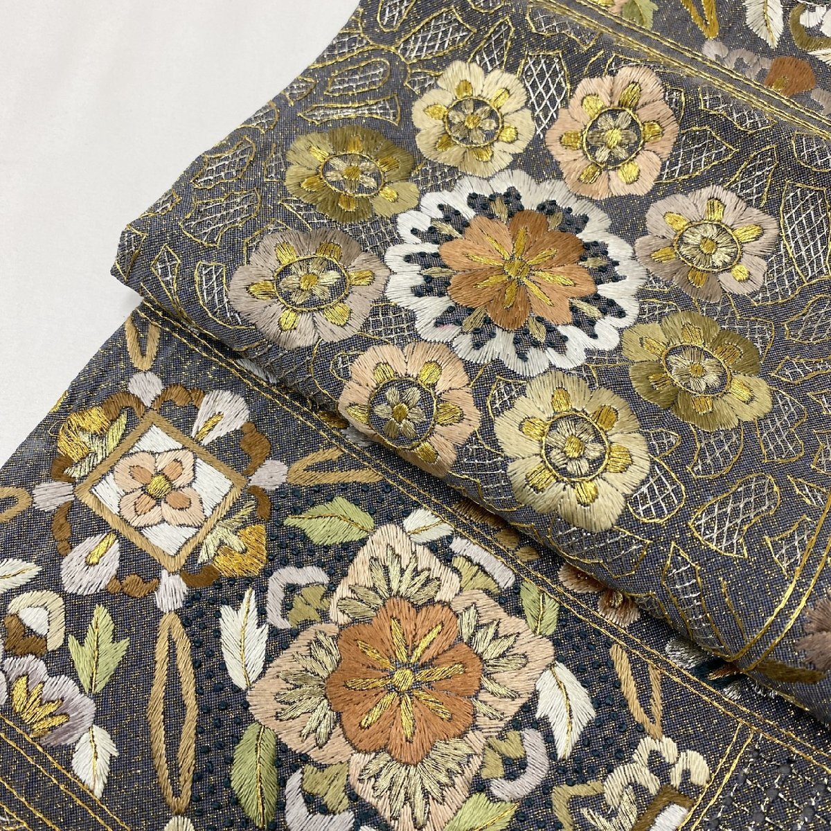 着物月花 三大総刺繍 相良刺繍 蘇州刺繍 仙頭刺繍 銀通し 綴れ織 着物月花 三大総刺繍 相良刺繍 蘇州刺繍 仙頭刺繍 銀通し 綴れ織