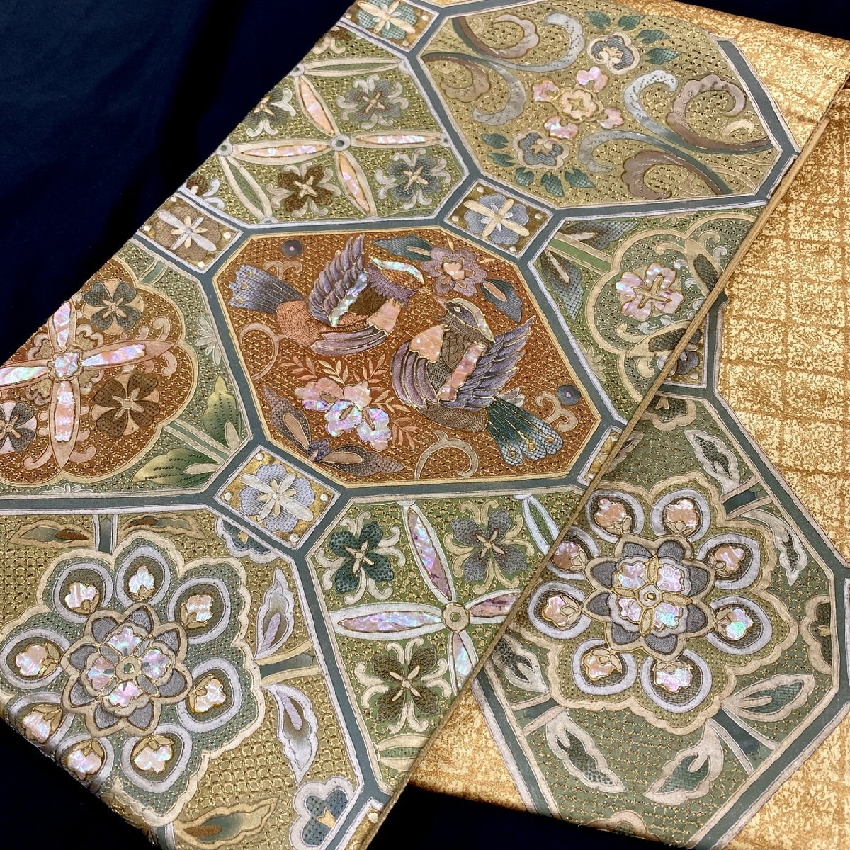 着物月花 三大総刺繍 相良刺繍 仙頭刺繍 蘇州刺繍 螺鈿細工 引箔 着物月花 三大総刺繍 相良刺繍 仙頭刺繍 蘇州刺繍 螺鈿細工 引箔
