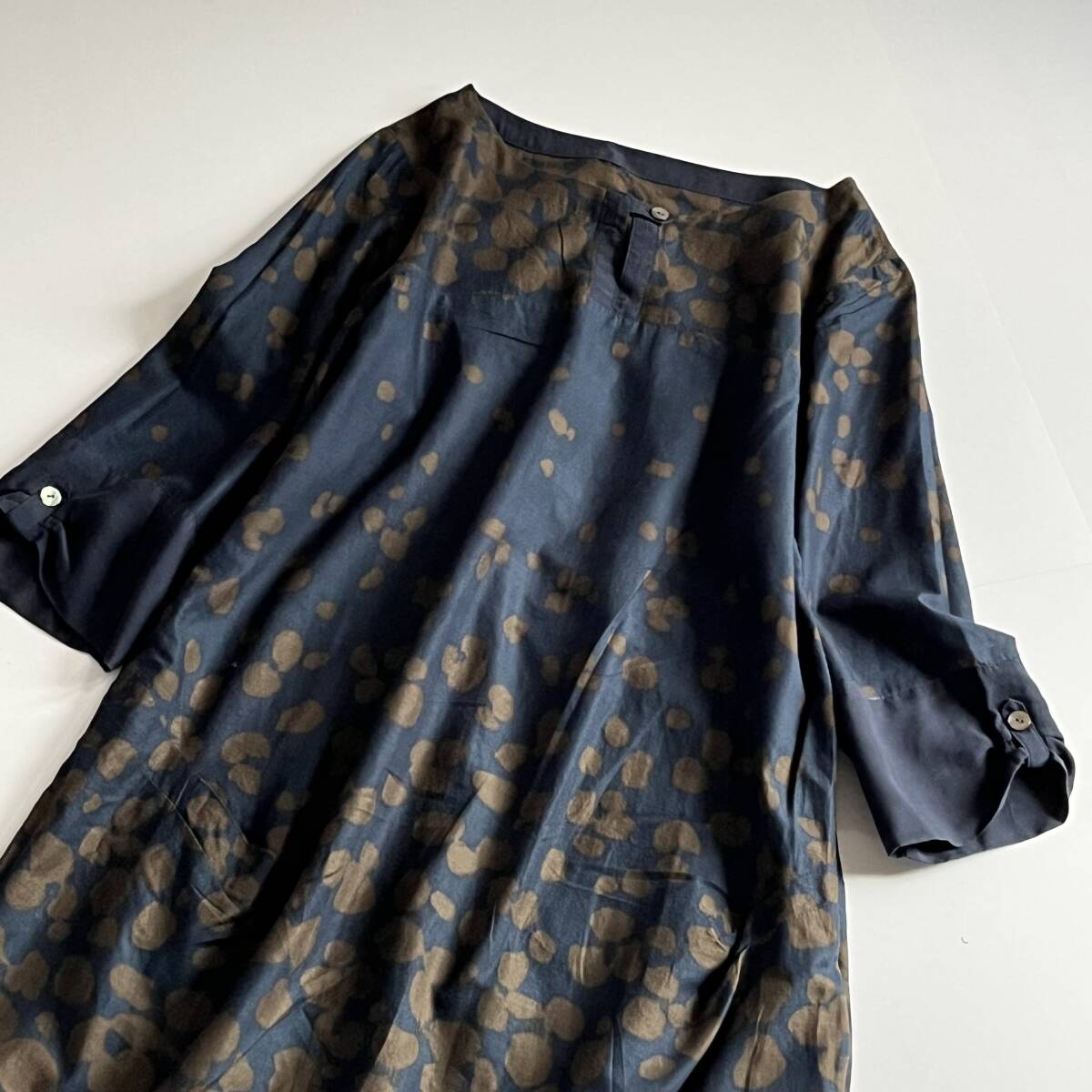 Yahoo!オークション - IVISUTO 大きいサイズ42 // 濃紺系ワンピース ①