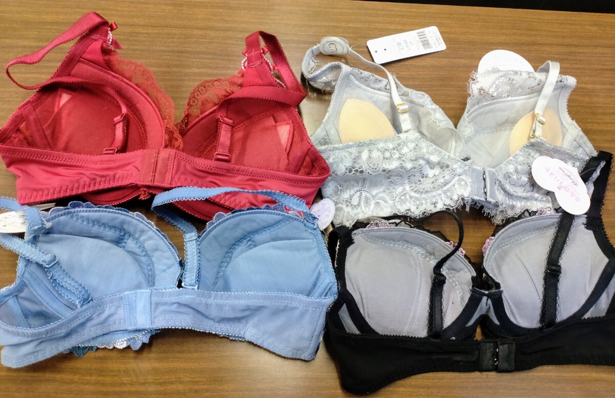 Yahoo!オークション - ブラジャー C70 4枚セット