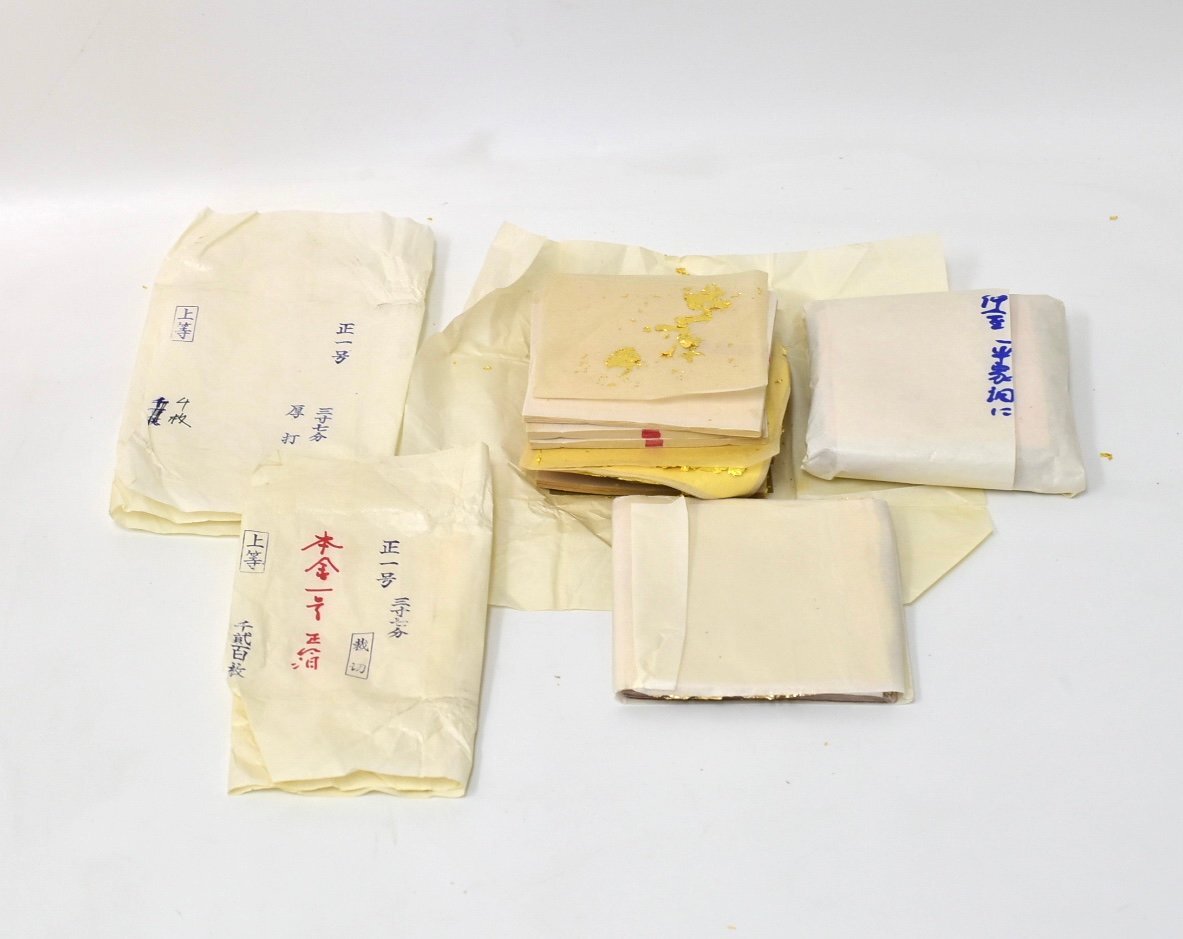 Yahoo!オークション - (1-9074)金箔/プラチナ箔 金重量 208g (包み紙含...