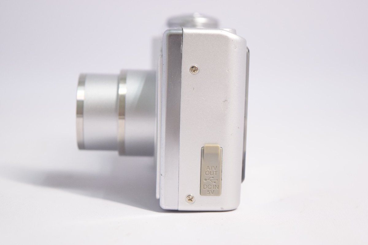 Yahoo!オークション - (10-9456)富士フイルム『FINEPIX F10』デジタル ...