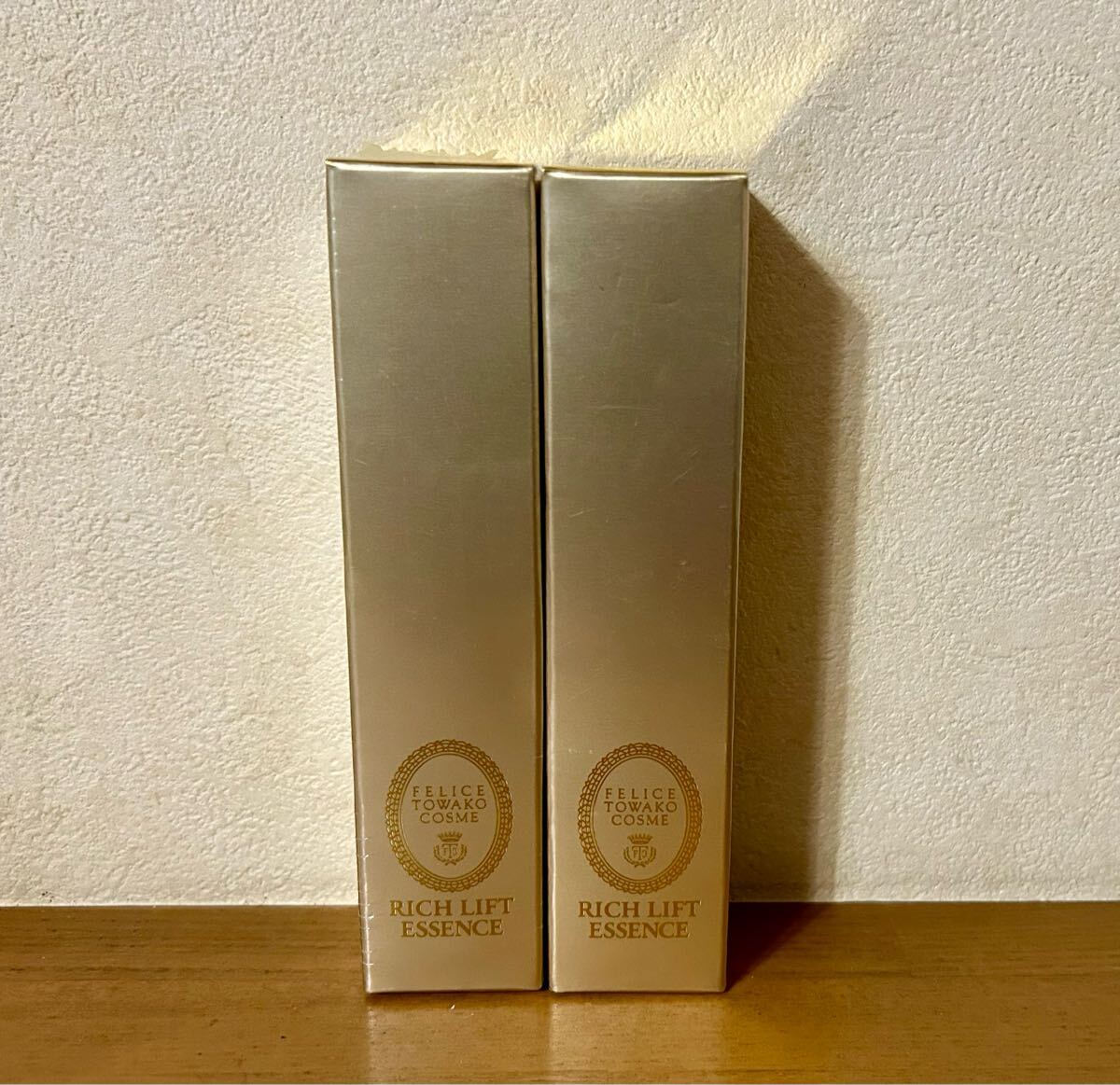 Yahoo!オークション - FTCリッチリフトエッセンス（美容液）30ml ×2個...