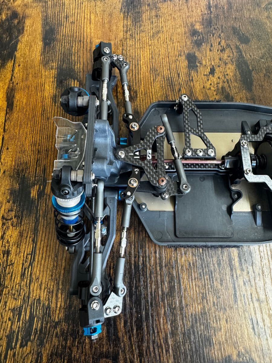 Yahoo!オークション - Associated RC10 B74.2 カーペット路面 アソシエ...