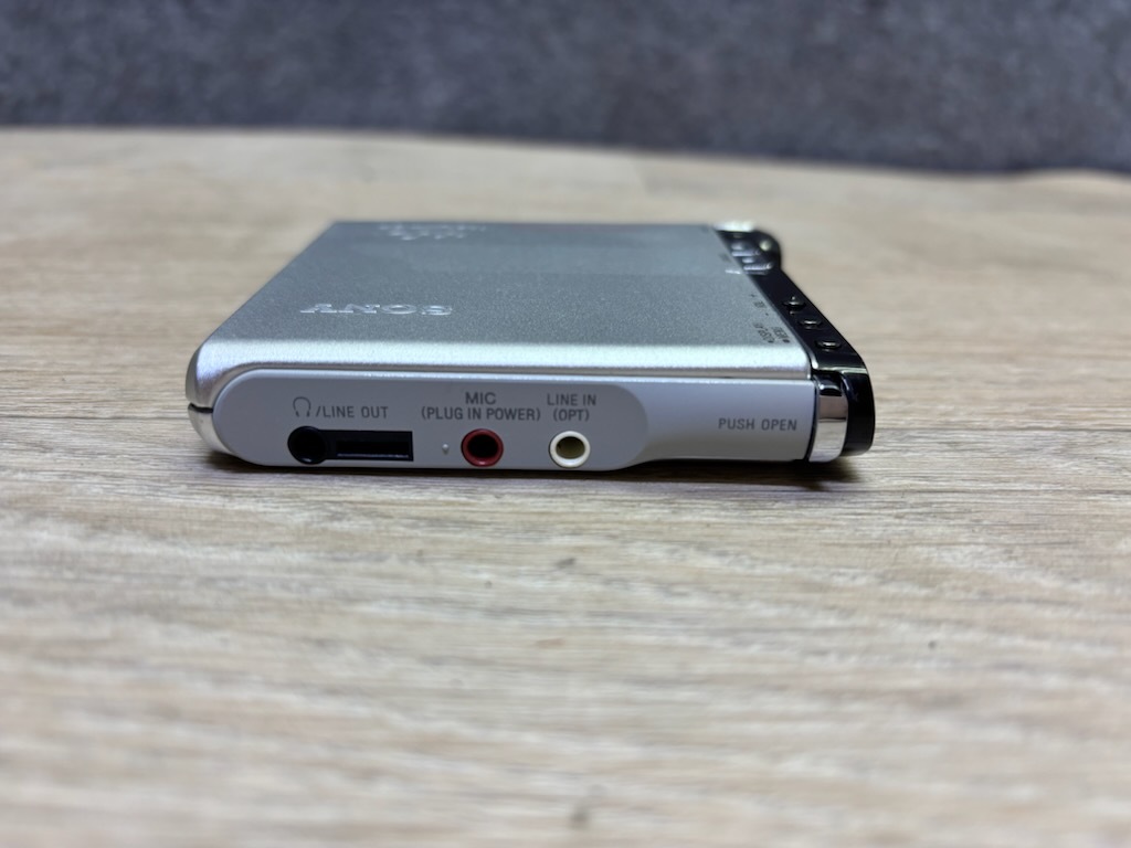 Yahoo!オークション - ジャンク SONY【MZ-RH1】Hi-MDウォークマン Yahoo!オークション - ジャンク SONY【MZ-RH1】Hi-MDウォークマン