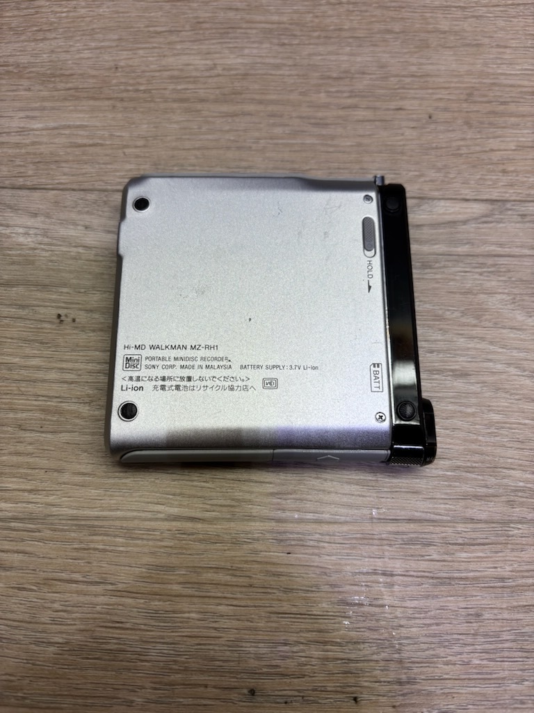 Yahoo!オークション - ジャンク SONY【MZ-RH1】Hi-MDウォークマン Yahoo!オークション - ジャンク SONY【MZ-RH1】Hi-MDウォークマン