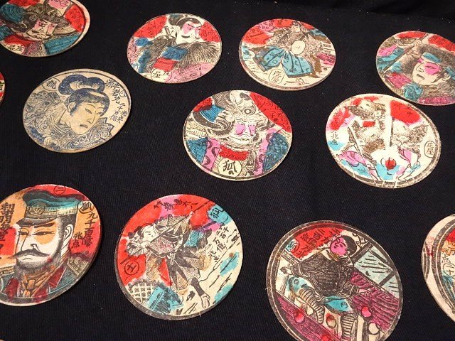 Yahoo!オークション - A483 めんこ エサガシ面子 121枚 メンコ 丸めん...